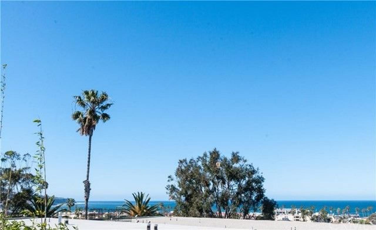 Room for rent by Kenzo in Redondo Beach, CA · Roommates.com