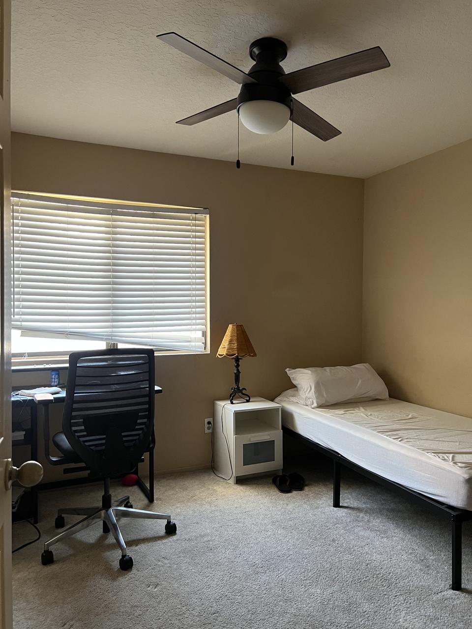Room for rent by Darmon in Newhall, CA · Roommates.com